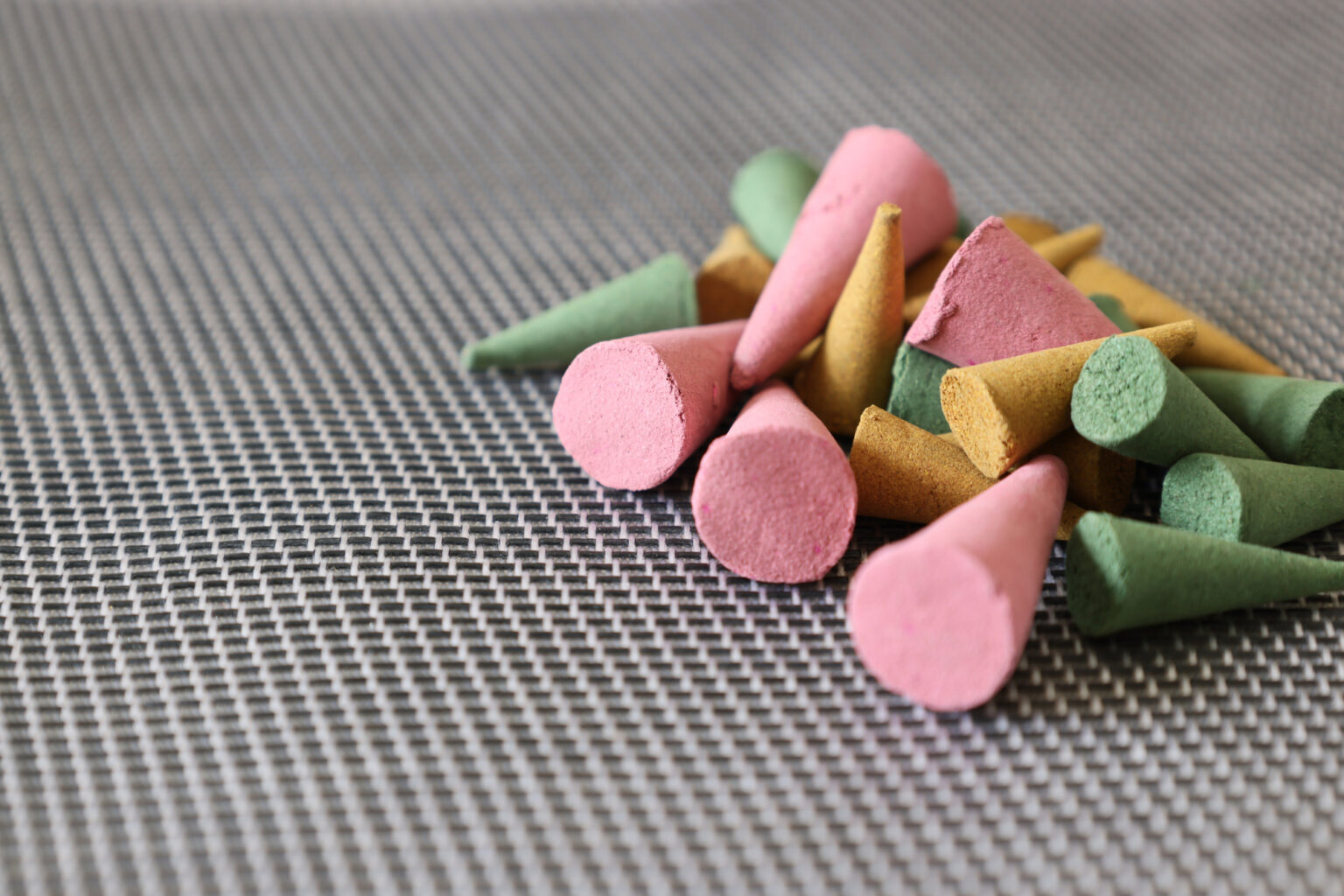 お香初心者に贈る！お香の基本知識と選び方ガイド | VELTRA旅行ガイド