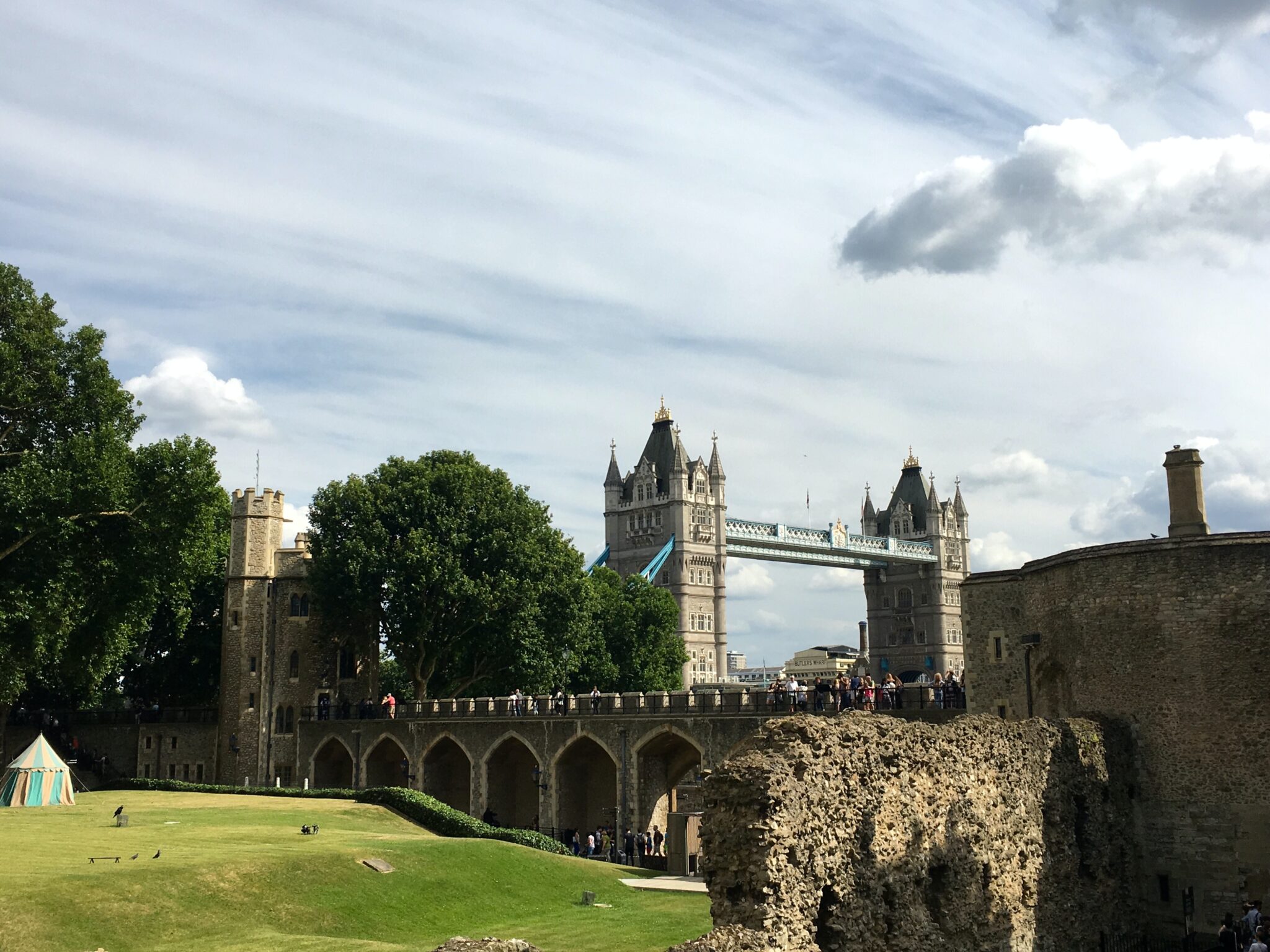 ロンドン塔観光の魅力！おすすめ見どころと最適な訪問シーズン | VELTRA旅行ガイド